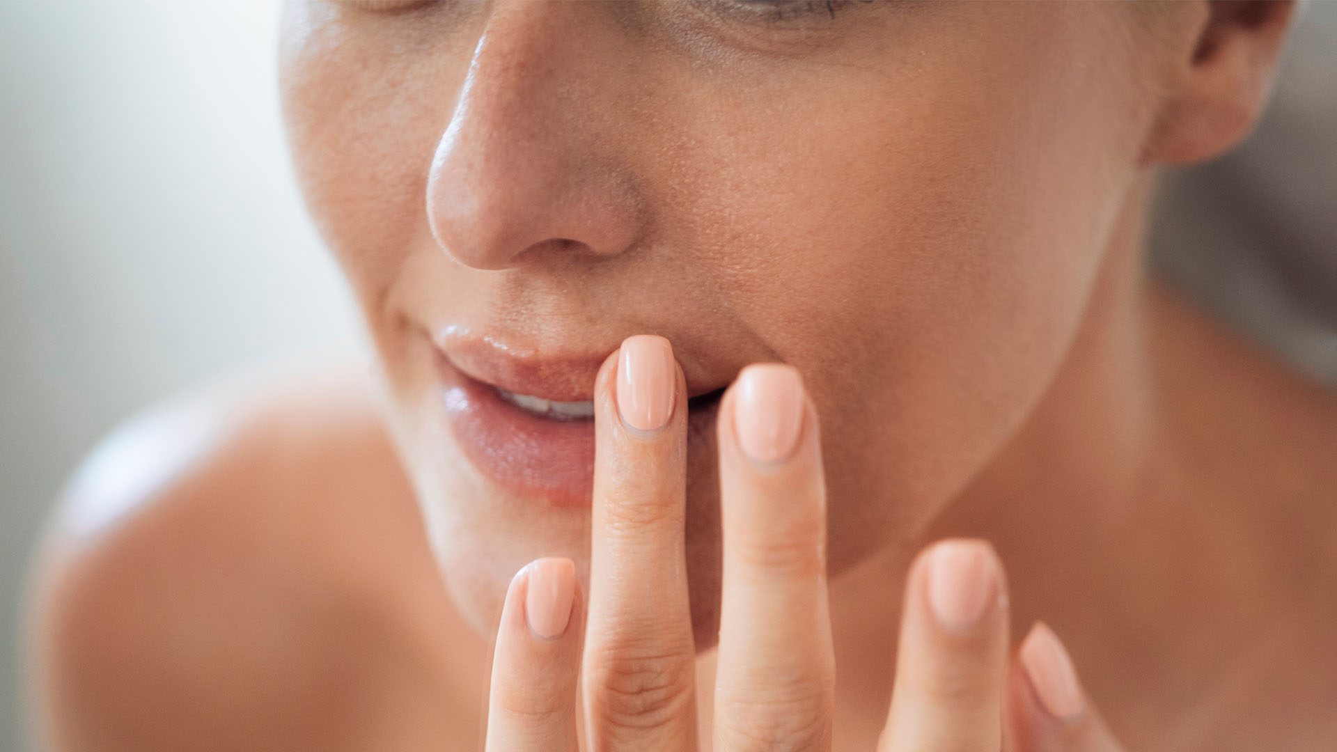 Läppeeling som tar bort döda hudceller skonsamt